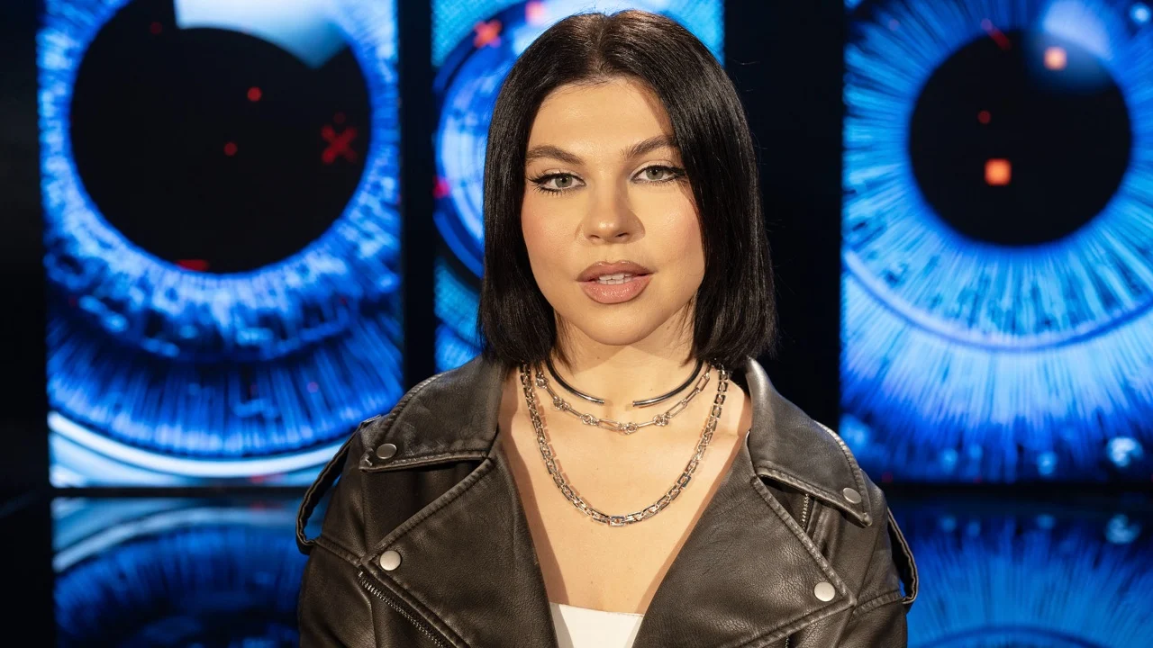 Një këngëtare, tekstshkruese dhe kompozitore në “Big Brother VIP 5 ...